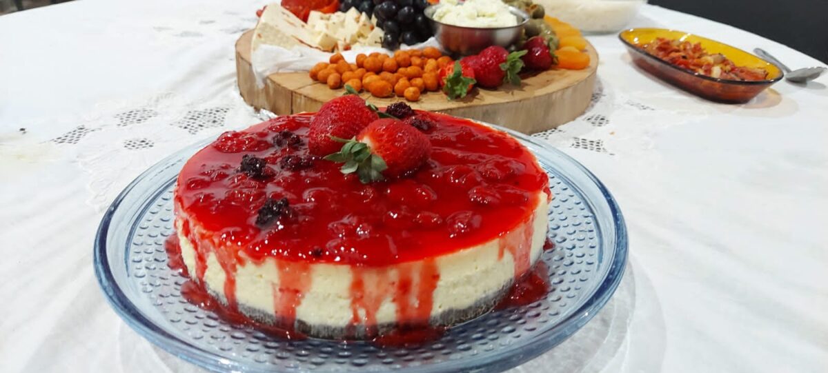 Cheesecake de morango (médio) – Ateliê do Bolo Maceió